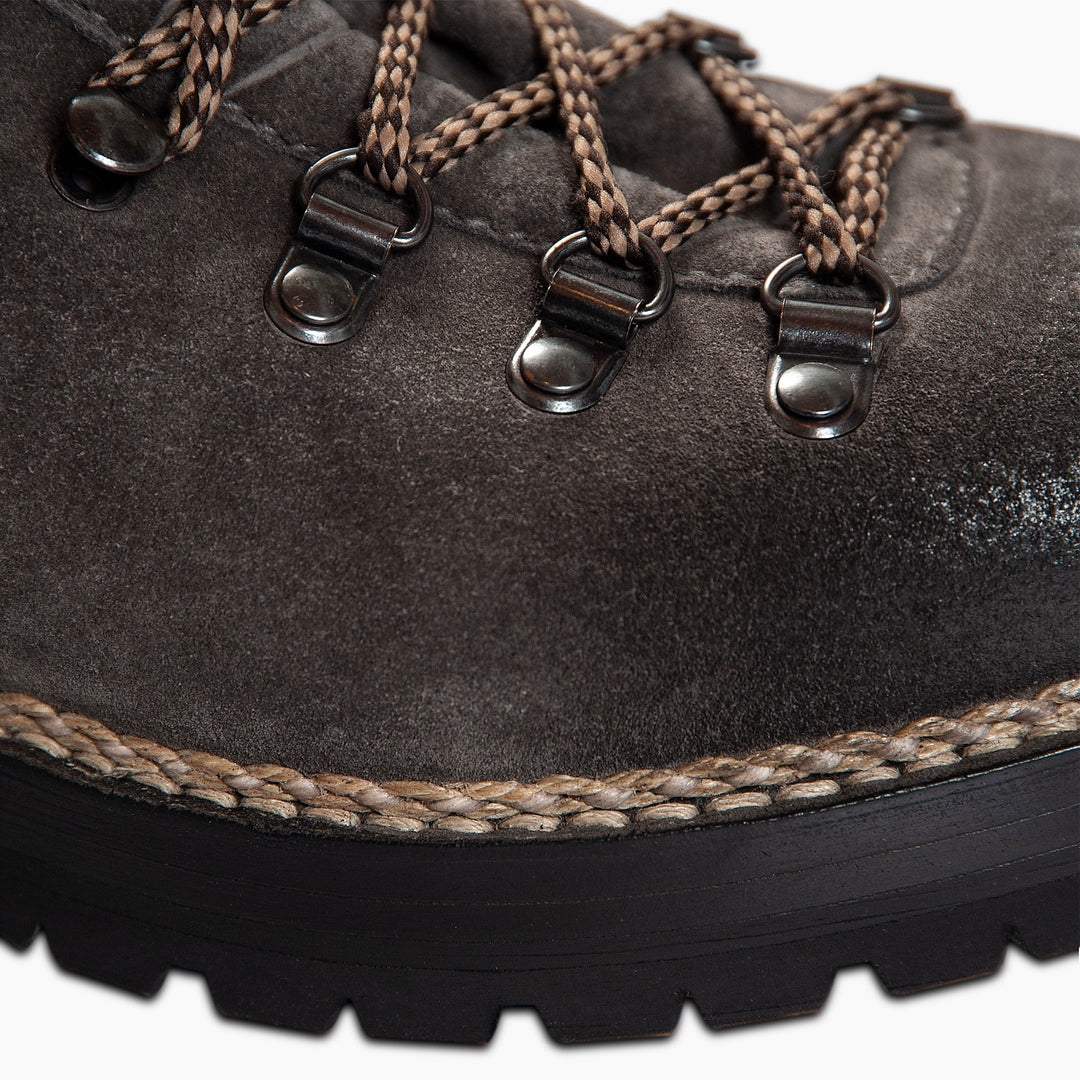 Marmolada suede urban trekking shoe entirely handcrafted Marmolada suede urban trekking shoe entirely handcrafted